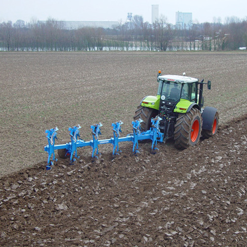 Pflug oder Grubber? Das ist hier die Frage! | Industrieverband Agrar